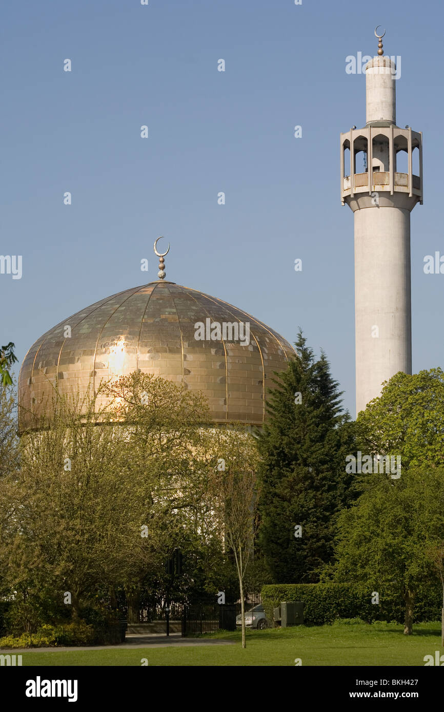 Regents park mosque architecture hi-res stock photography and images ...