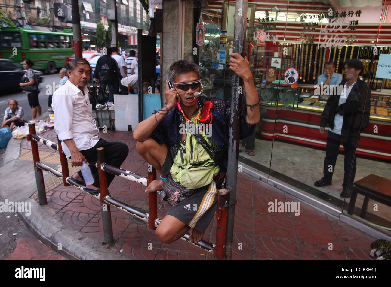 Asia homeless hi-res stock photography and images - Alamy