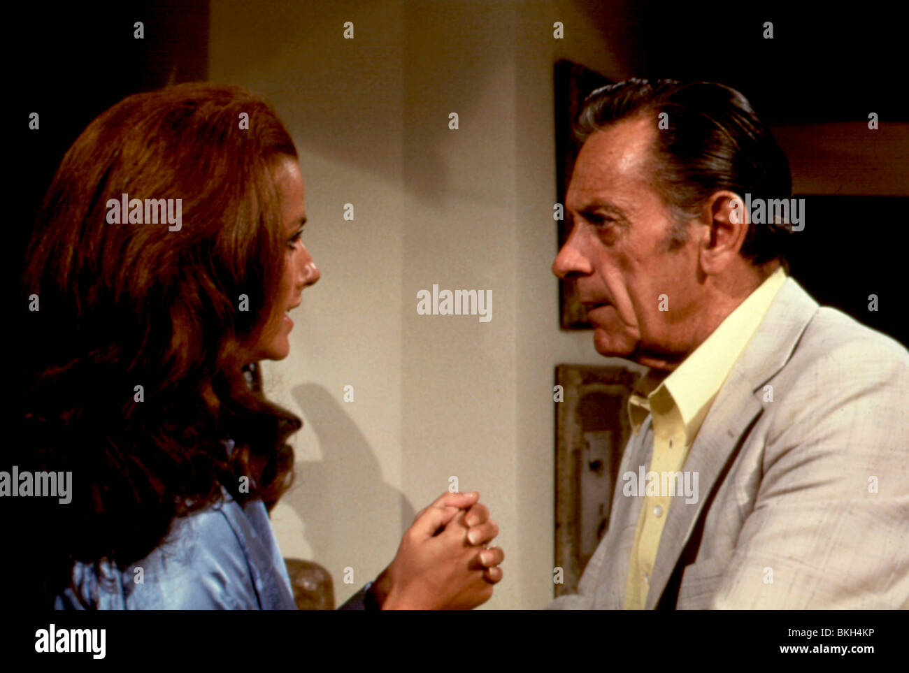 WHEN TIME RAN OUT (1980) VERONICA HAMEL, WILLIAM HOLDEN WTRO 001 Stock ...