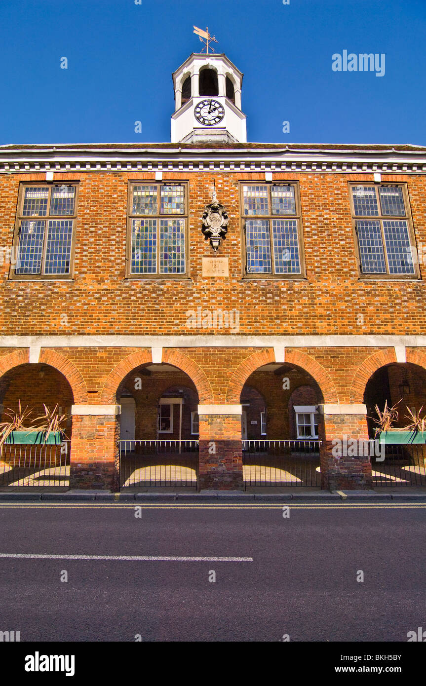 Old amersham village english outside hi-res stock photography and ...