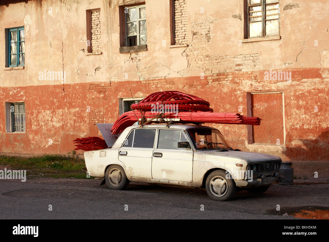 Heavy load car hi-res stock photography and images - Alamy
