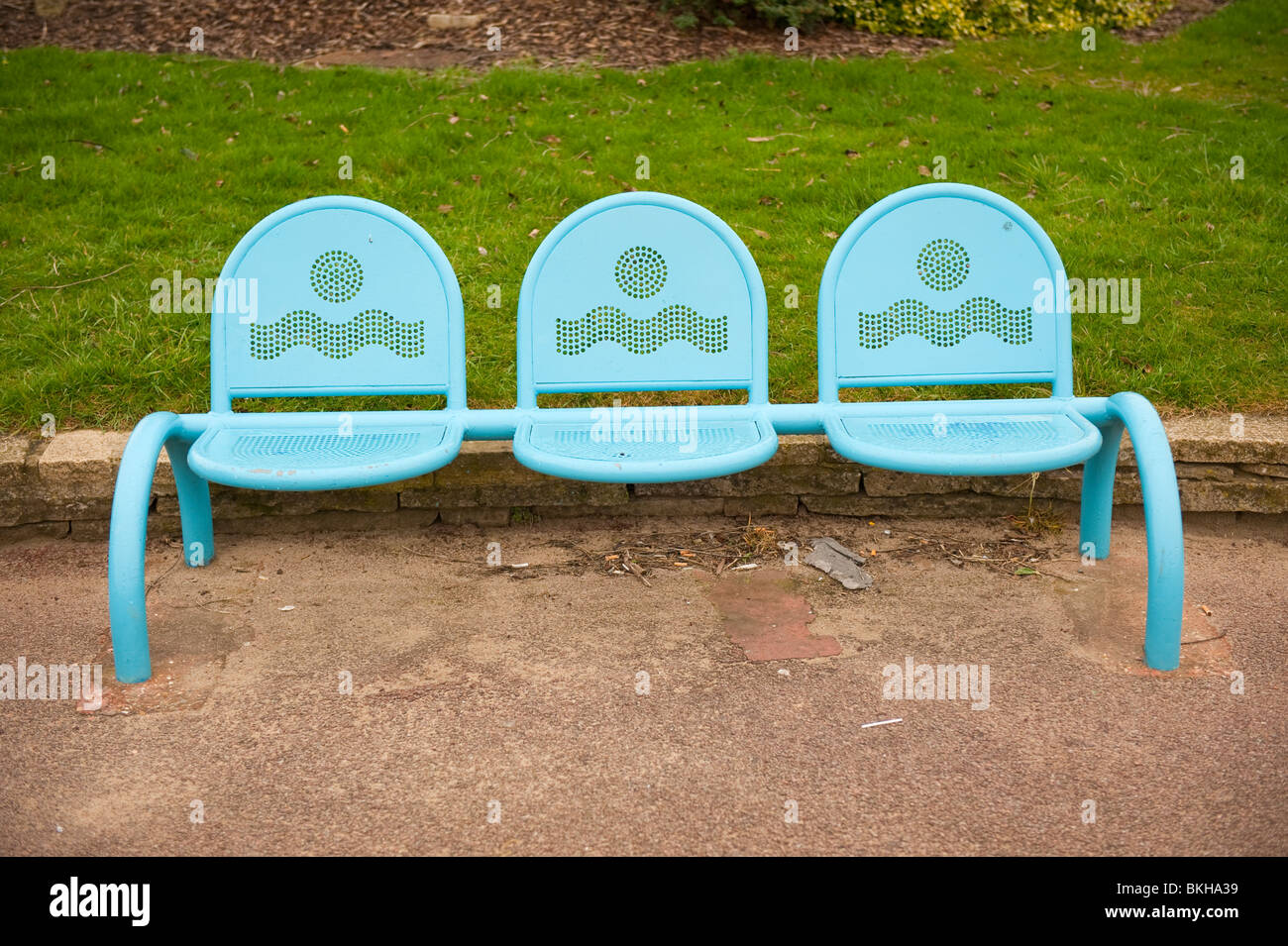 3 blue steel seats public bench Stock Photo - Alamy