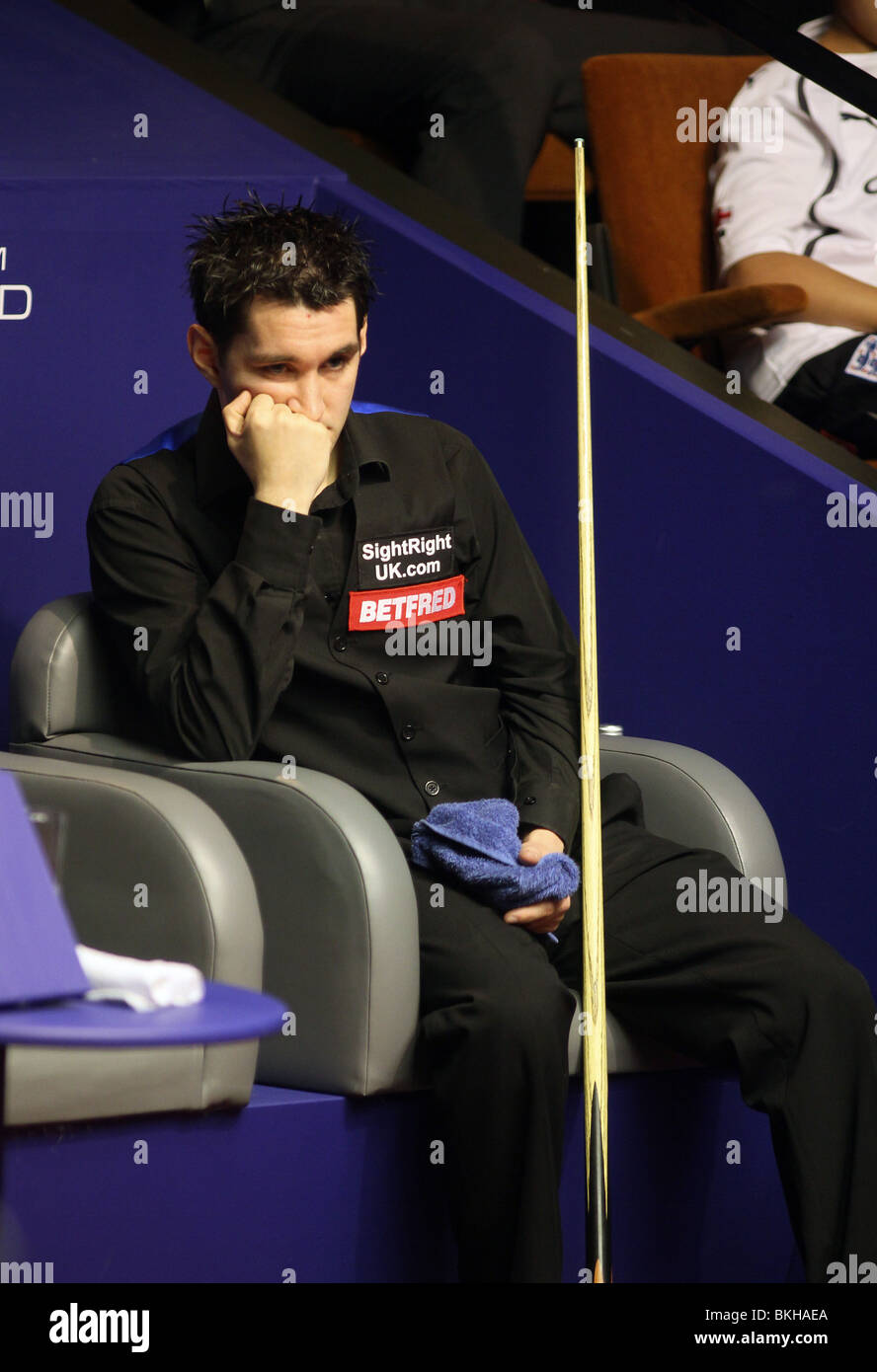 TOM FORD WORLD SNOOKER CHAMPIONSHIP THE CRUCIBLE SHEFFIELD ENGLAND 17 ...