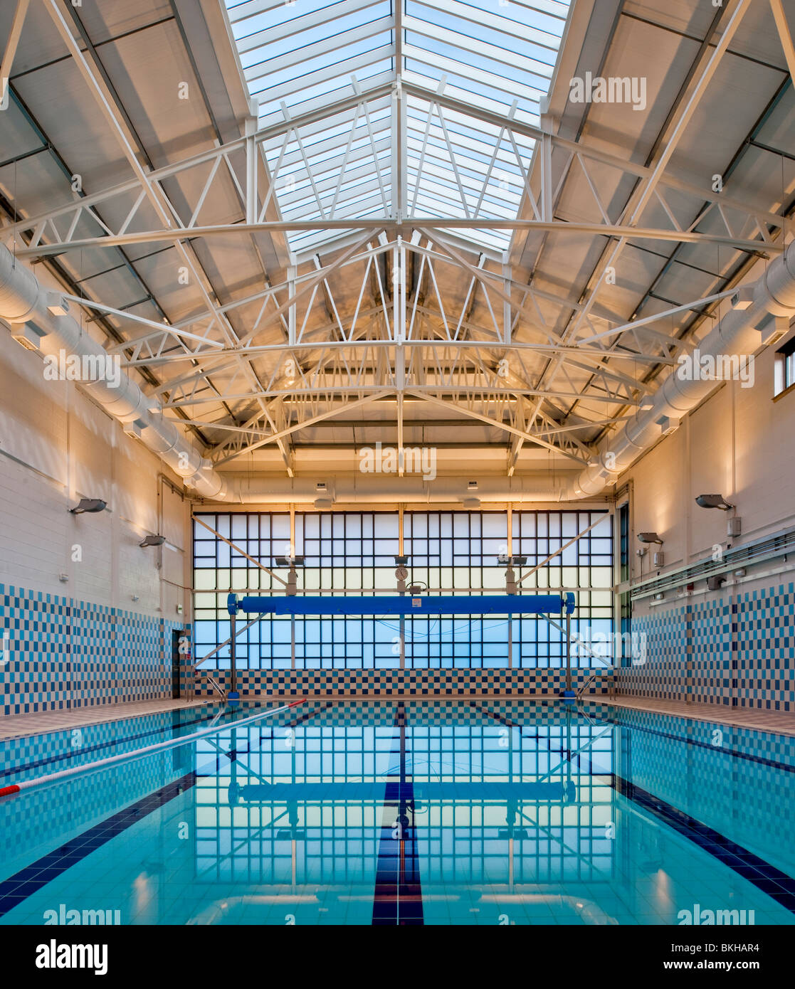 Empty public pool hi-res stock photography and images - Alamy