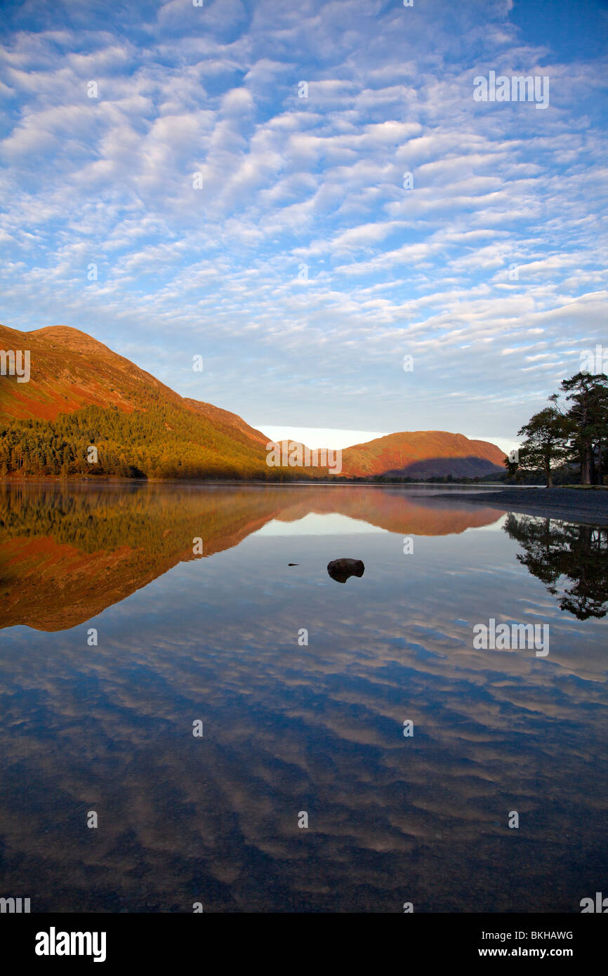 Melbreak buttermere autumn dawn hi-res stock photography and images - Alamy