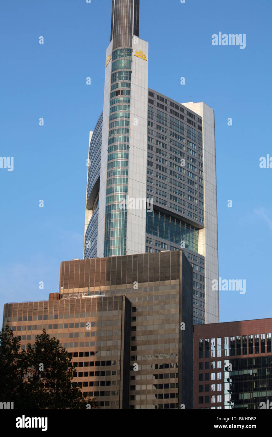 Frankfurt am main office buildings hi-res stock photography and images ...