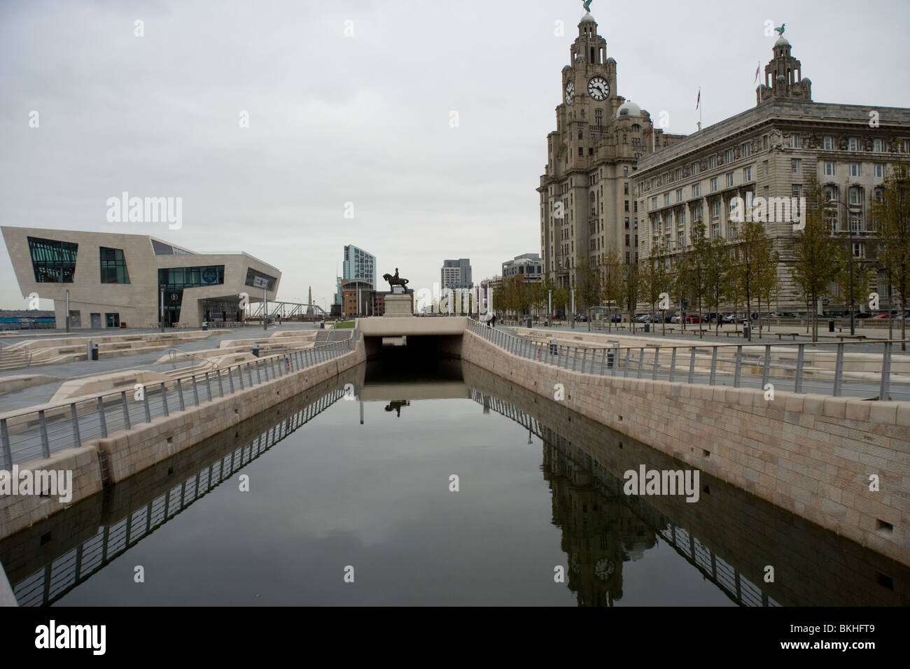 Liver Building,Cunard Building and the Mersey Ferry Terminal Building ...