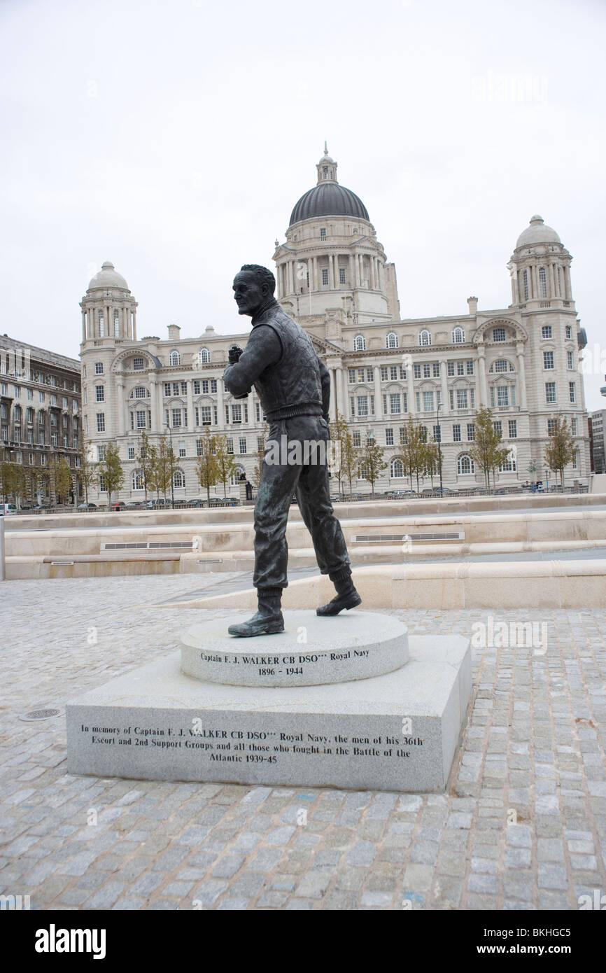 Port of Liverpool Building with the statue of Captain Walker in front ...