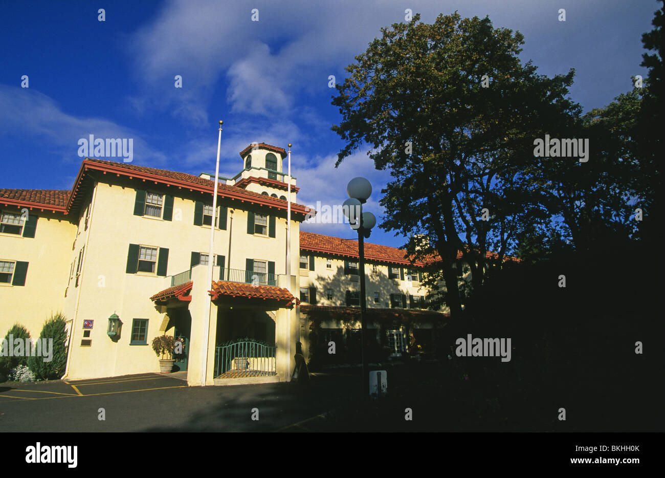 Columbia gorge hotel hi-res stock photography and images - Alamy