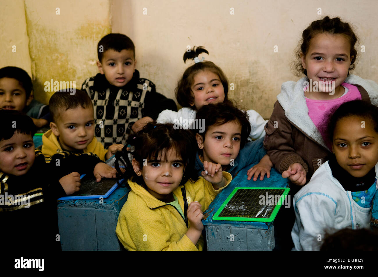 Morocco moroccan school children hi-res stock photography and images ...