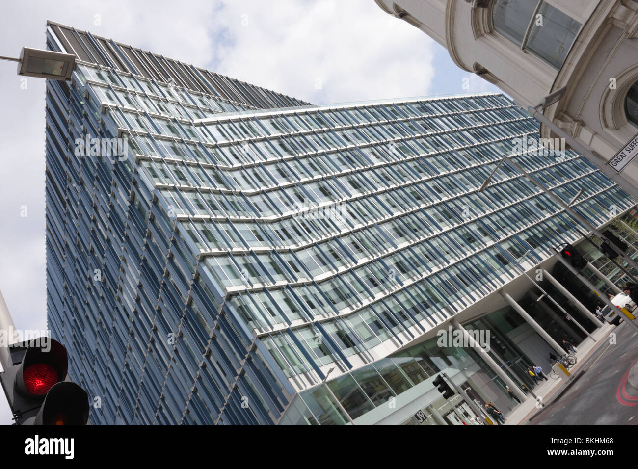 Vertical fin facade hi-res stock photography and images - Alamy