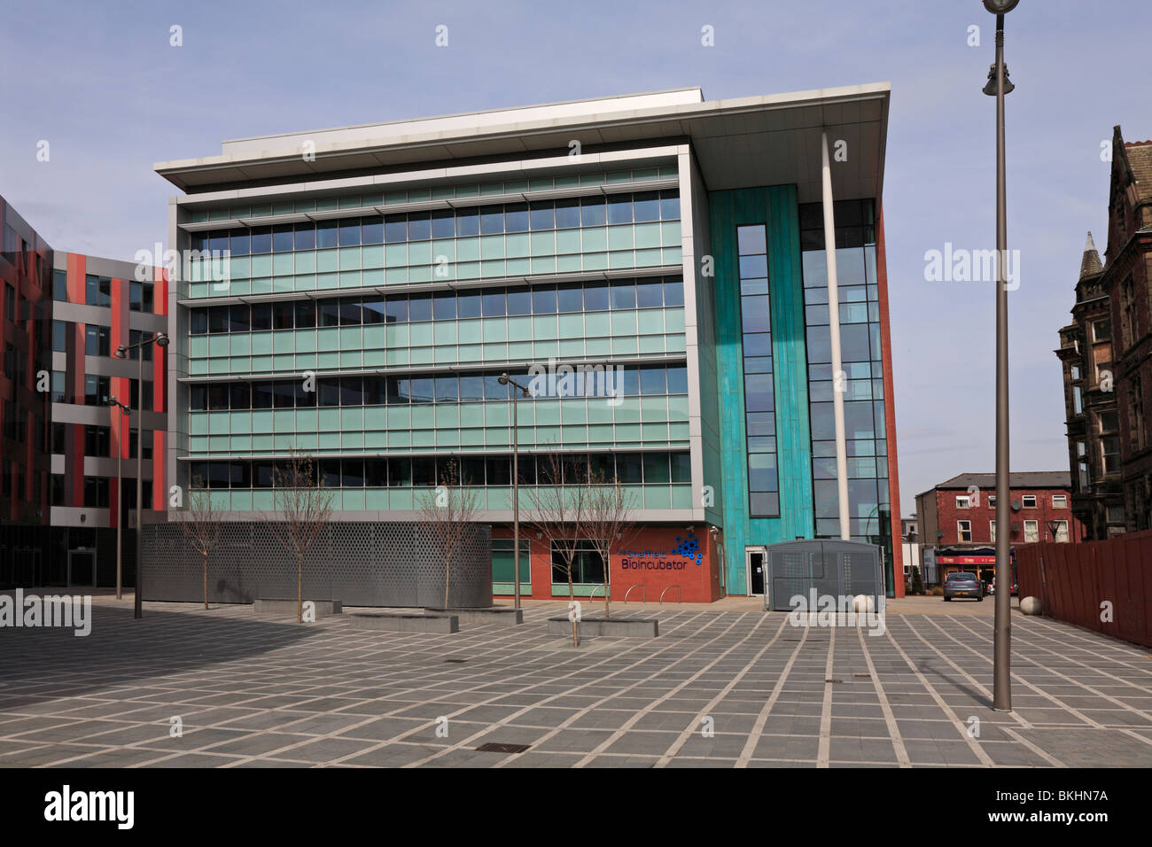 Sheffield university jessop building hi-res stock photography and ...