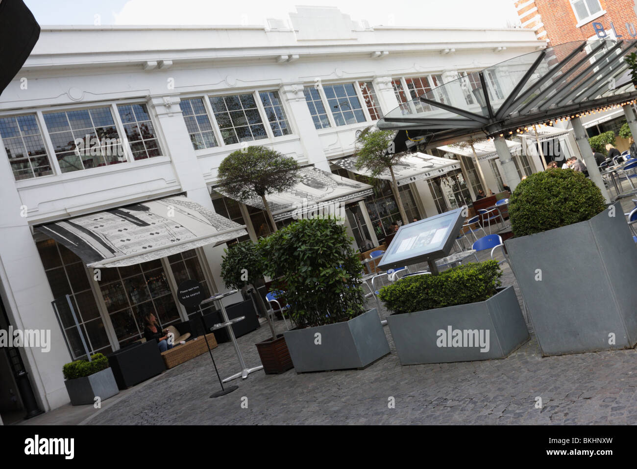 The Bluebird Restaurant offers outdoor eating to their customers, here ...