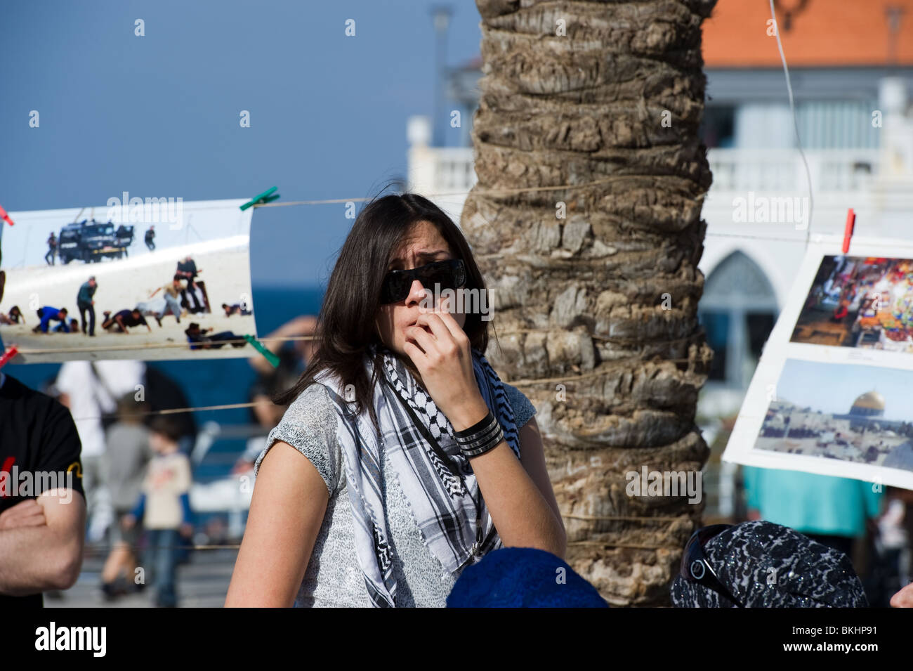 a girl wears the Palestinian foular Kaffia Stock Photo - Alamy