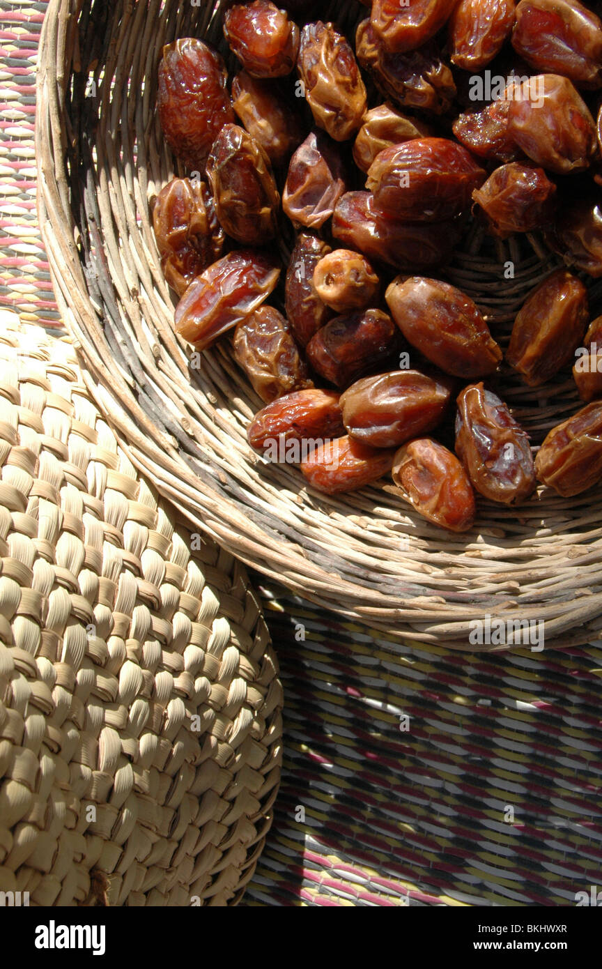 Dates of life hi-res stock photography and images - Alamy