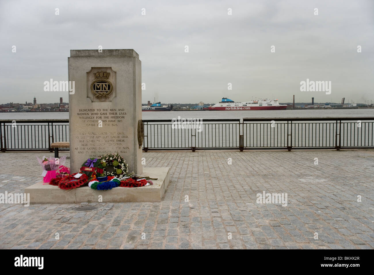 Merchant navy memorial liverpool hi-res stock photography and images ...