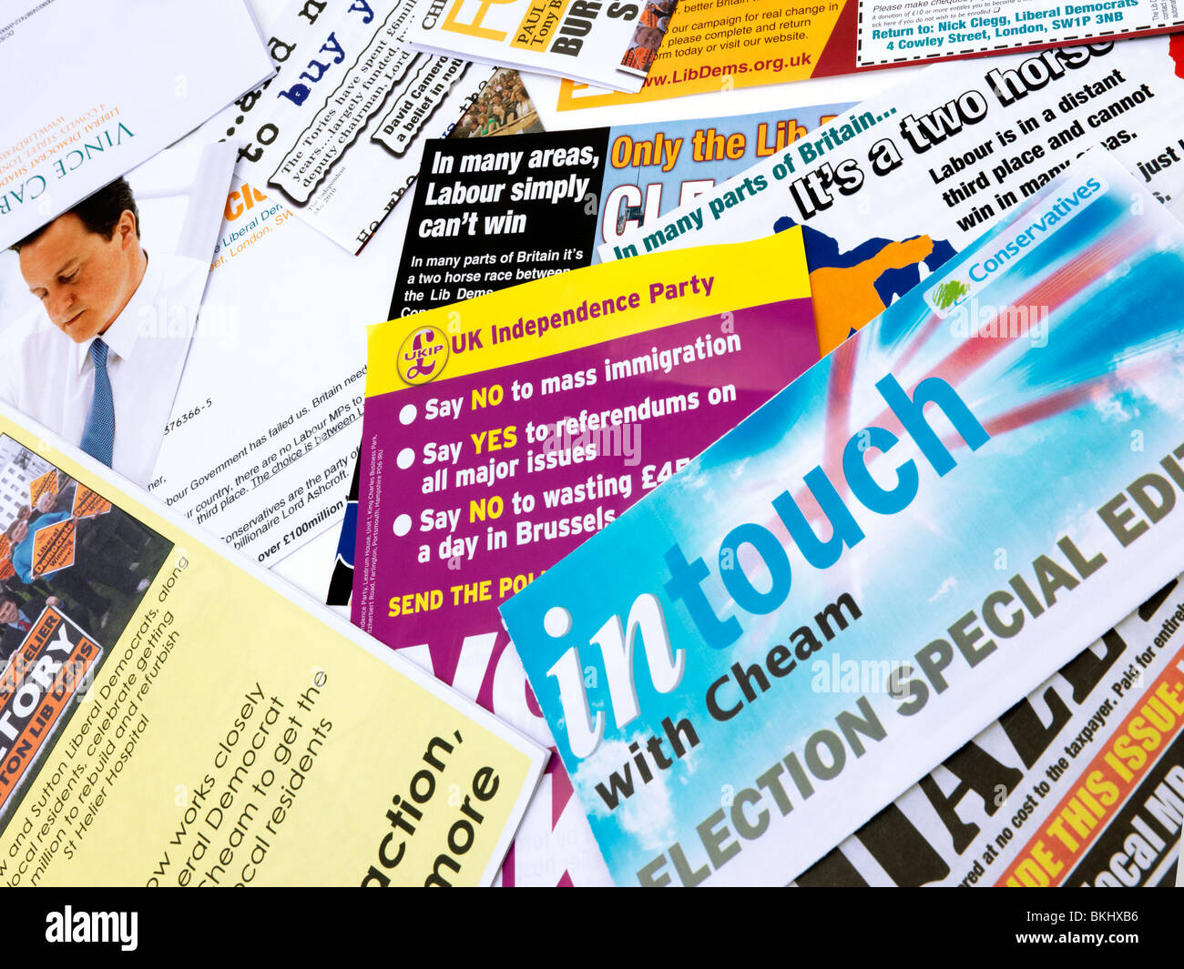 Propaganda leaflets hi-res stock photography and images - Alamy