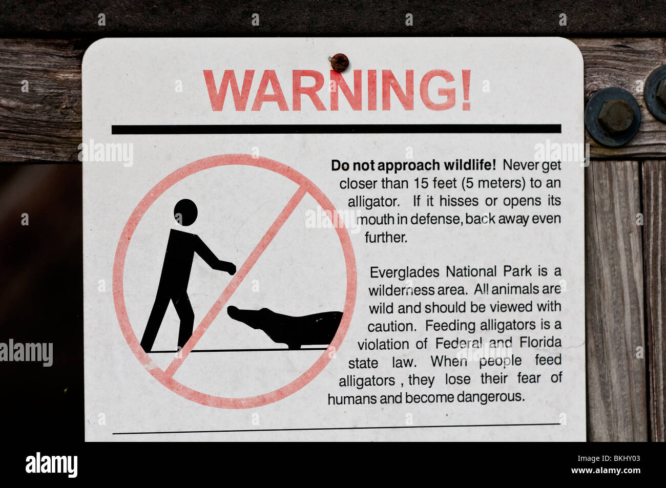 Alligator warning sign hi-res stock photography and images - Alamy