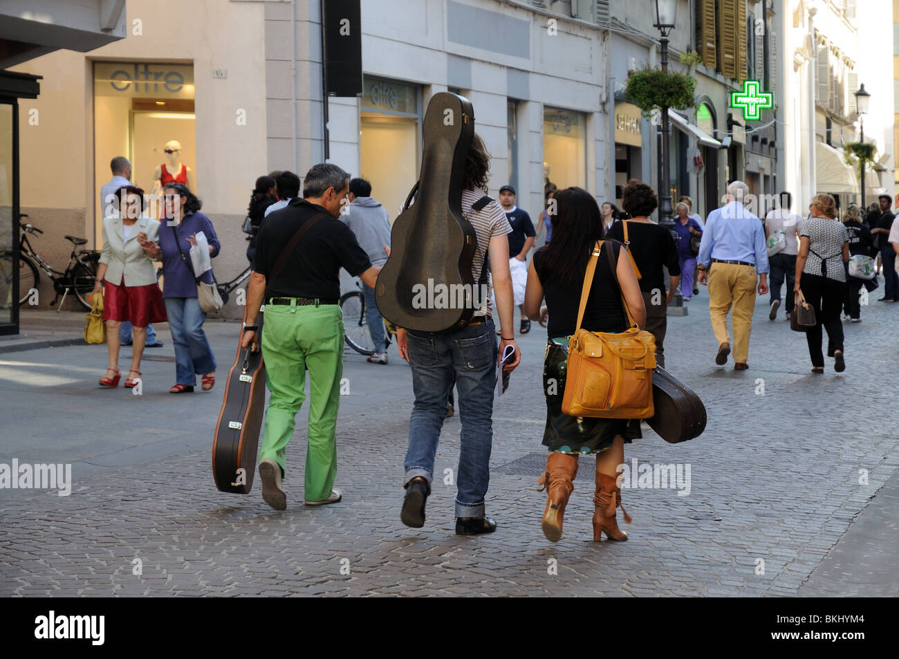Carrying a cello case hi-res stock photography and images - Alamy