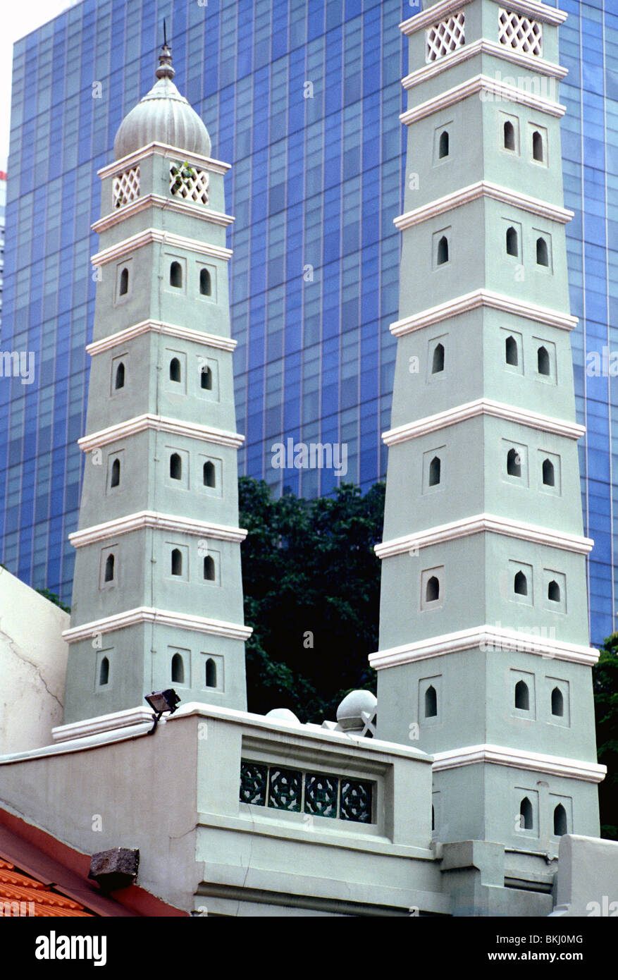 jamai mosque in chinatown, singapore Stock Photo - Alamy