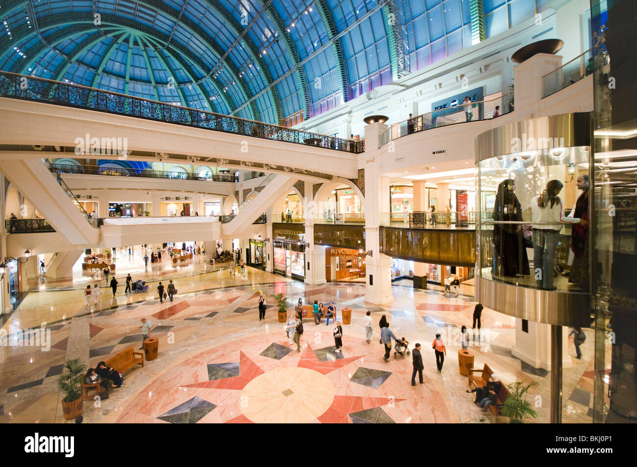 The main foyer inside The Mall of the Emirates In Dubai Stock Photo - Alamy