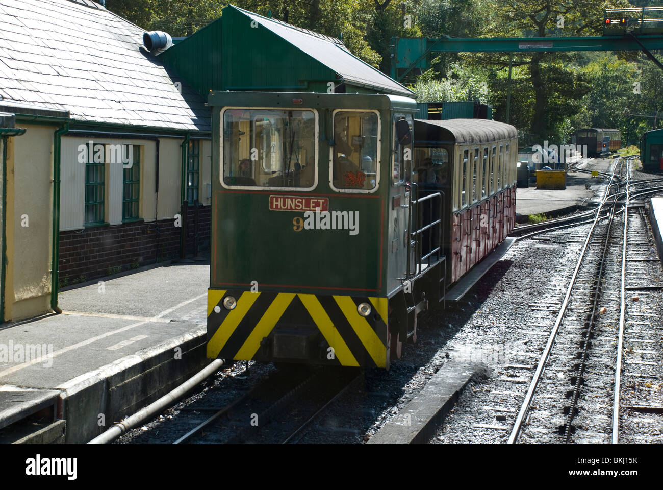 train at snowdon mountain railway at Llanberis Stock Photo - Alamy