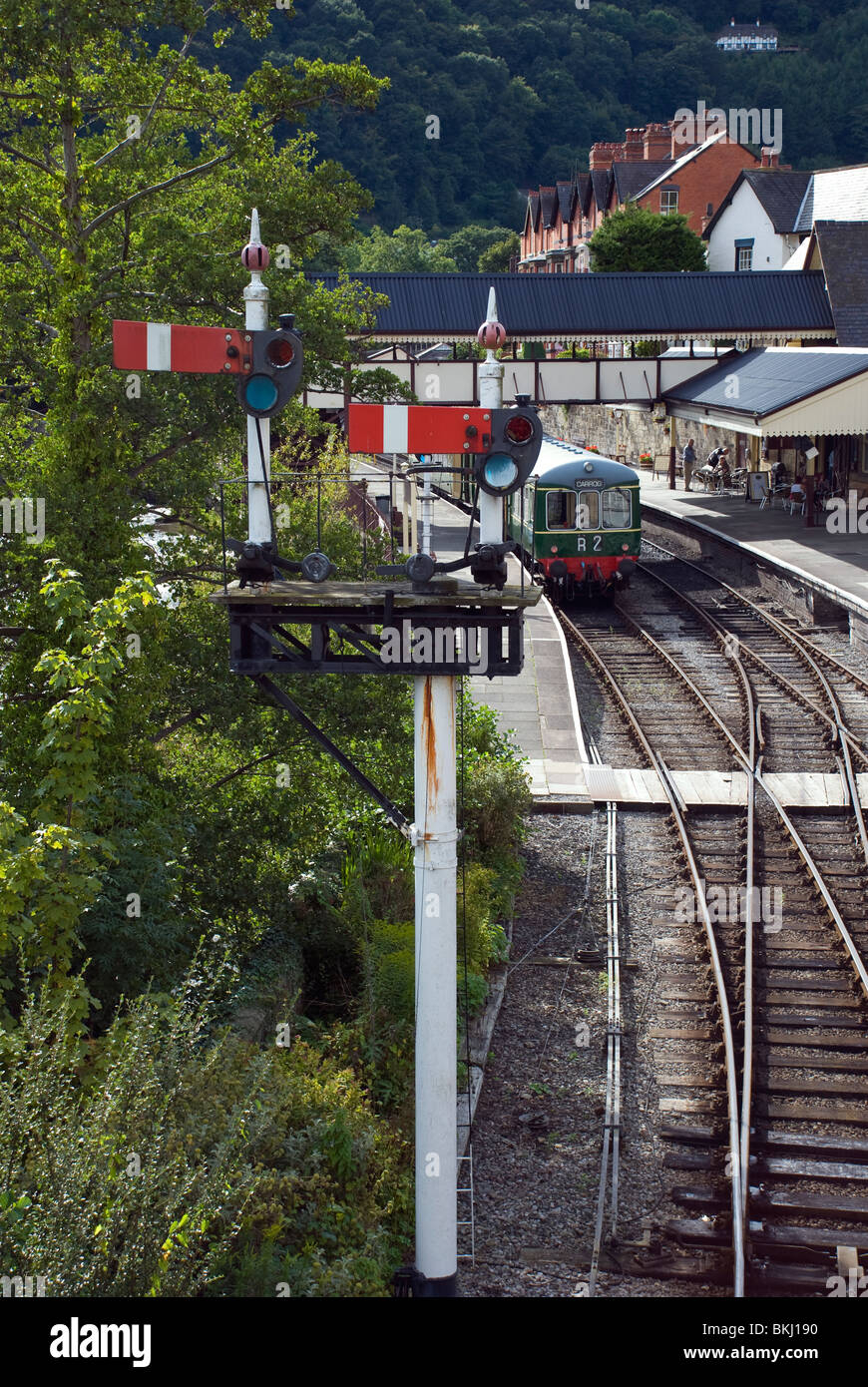 carrog railway signals llangollen station Stock Photo - Alamy