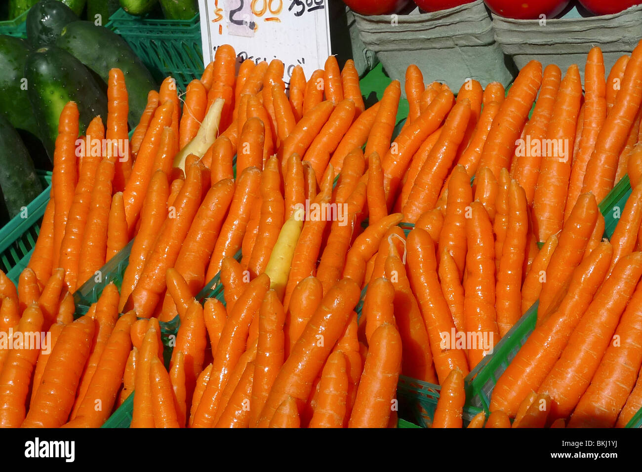 Carrots on display hi-res stock photography and images - Alamy