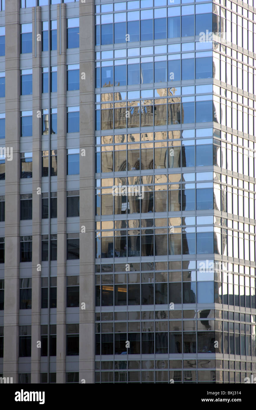 Chicago modern building hi-res stock photography and images - Alamy