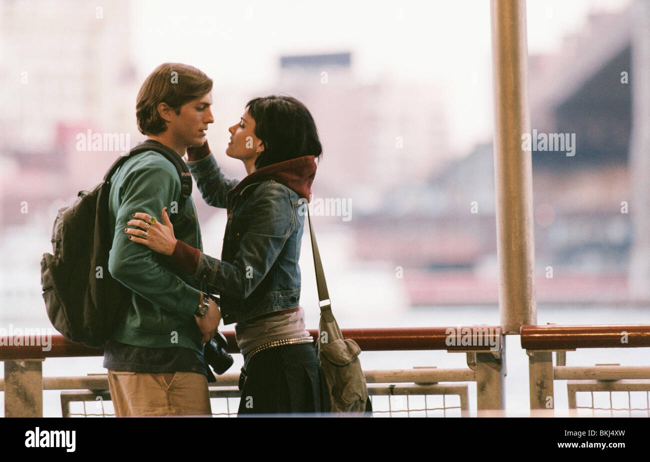 Amanda peet and ashton kutcher hi-res stock photography and images - Alamy