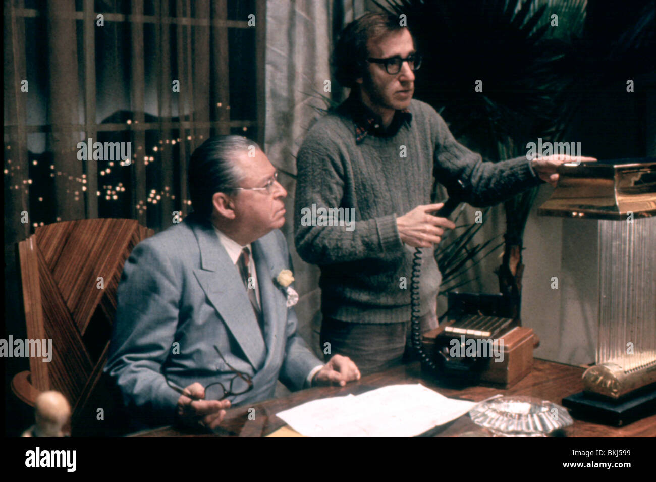 WOODY ALLEN (DIR) O/S 'THE PURPLE ROSE OF CAIRO (1984)' WITH VAN ...