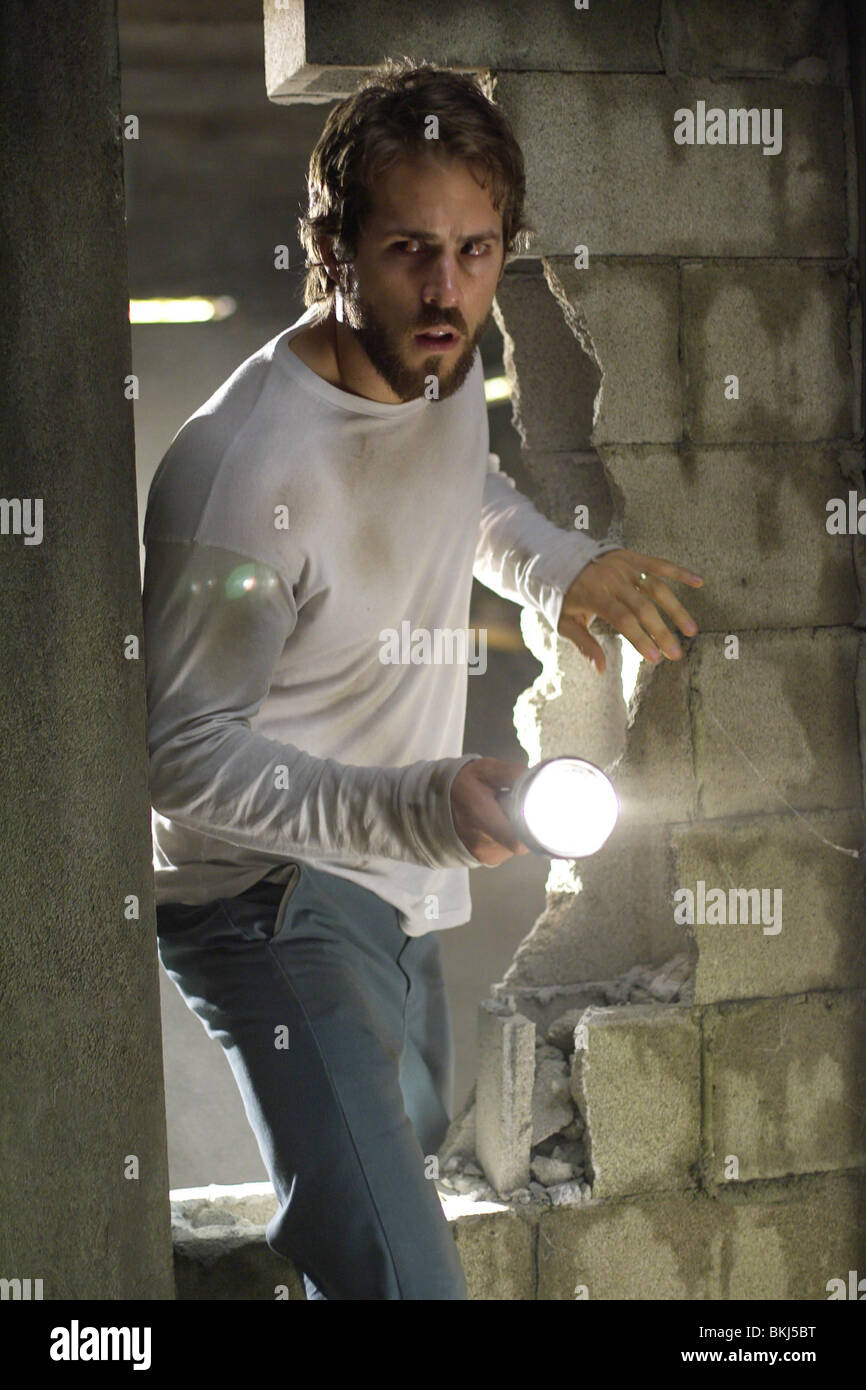 THE AMITYVILLE HORROR (2005) RYAN REYNOLDS AMIT 001-05 Stock Photo - Alamy