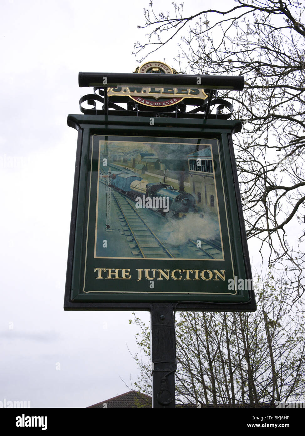 Pub drinks sign hi-res stock photography and images - Alamy