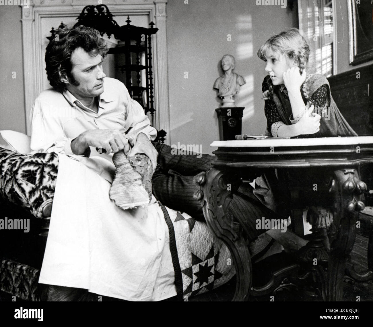 THE BEGUILED (1971) CLINT EASTWOOD, PAMELYN FERDIN BEGL 005 P Stock ...