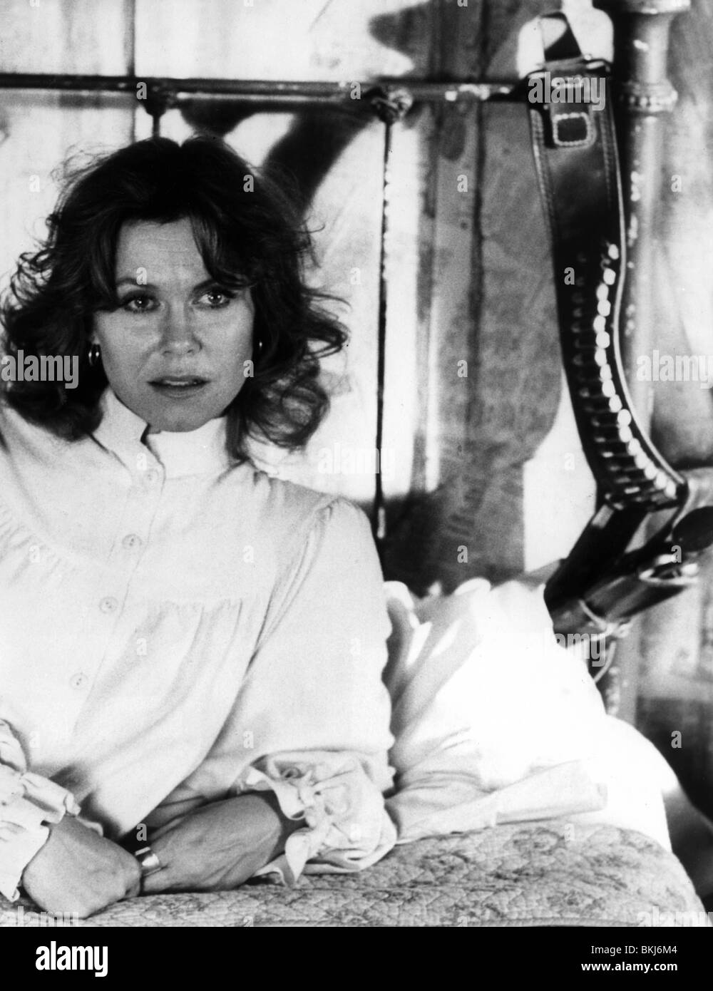BELLE STARR (TVM-1980) ELIZABETH MONTGOMERY BELL 003P Stock Photo - Alamy