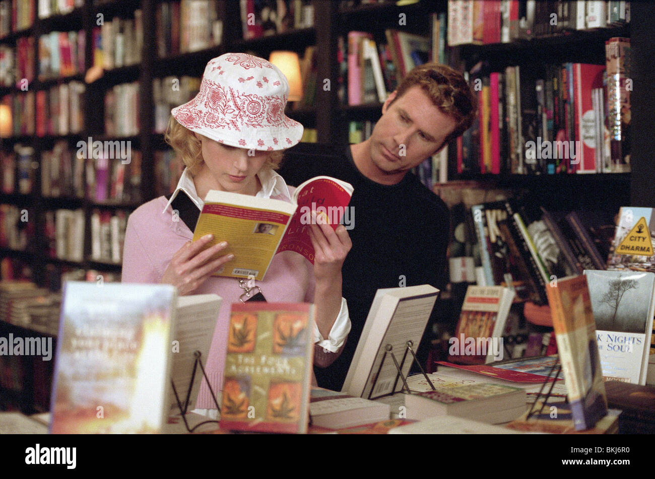 BEWITCHED (2005) NICOLE KIDMAN, WILL FERRELL BEWI 001-02 Stock Photo ...