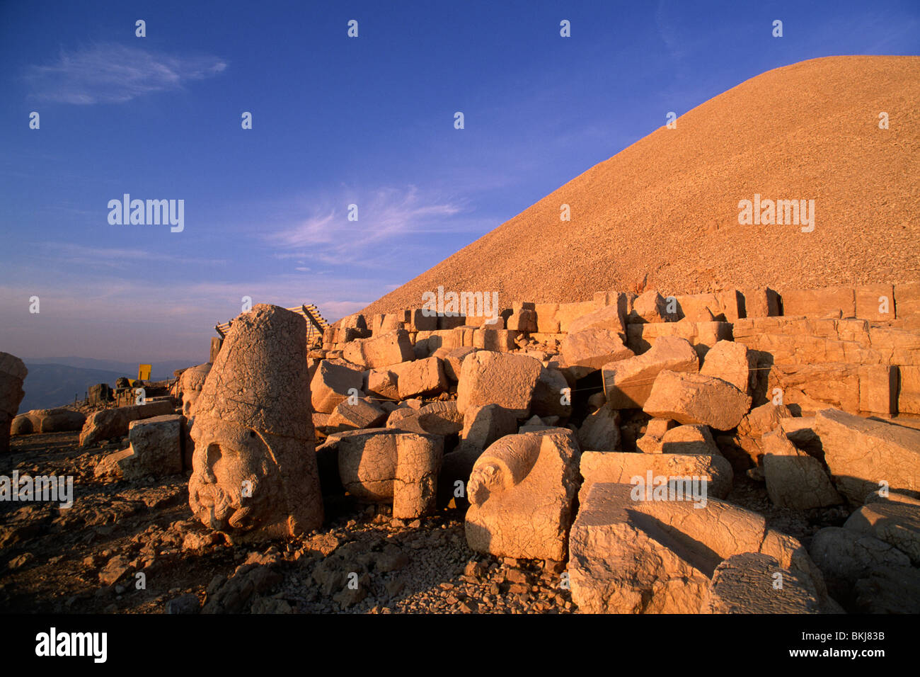 Statues mount nemrut sunset hi-res stock photography and images - Alamy