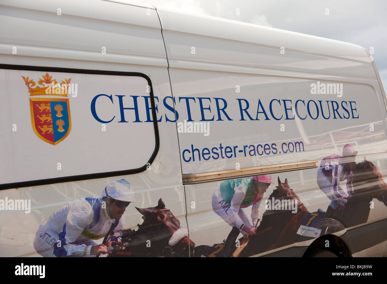 Chester racing hi-res stock photography and images - Alamy
