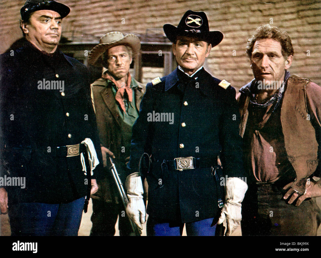 CHUKA (1967) ERNEST BORGNINE, JOHN MILLS, JAMES WHITMORE, GORDON ...