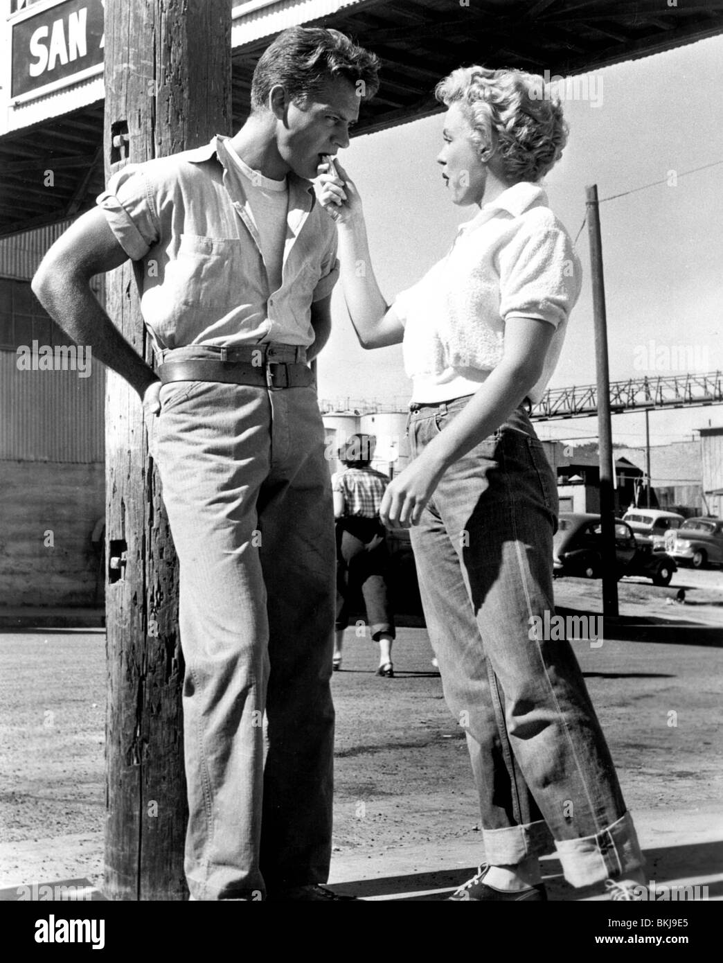 Clash by night 1952 hi-res stock photography and images - Alamy