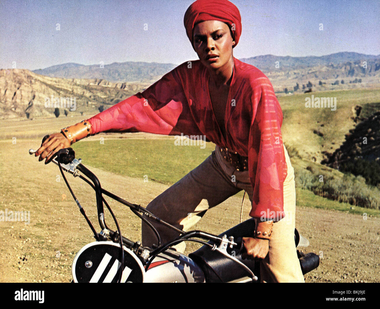 CLEOPATRA JONES (1973) TAMARA DOBSON CPJN 001 FOH Stock Photo - Alamy