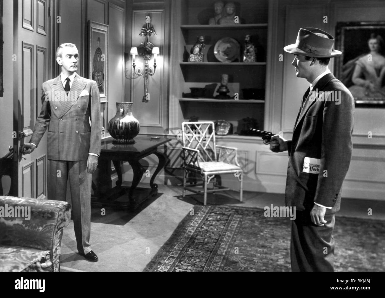 THE DARK CORNER (1946) CLIFTON WEBB, MARK STEVENS DRKC 005P Stock Photo ...