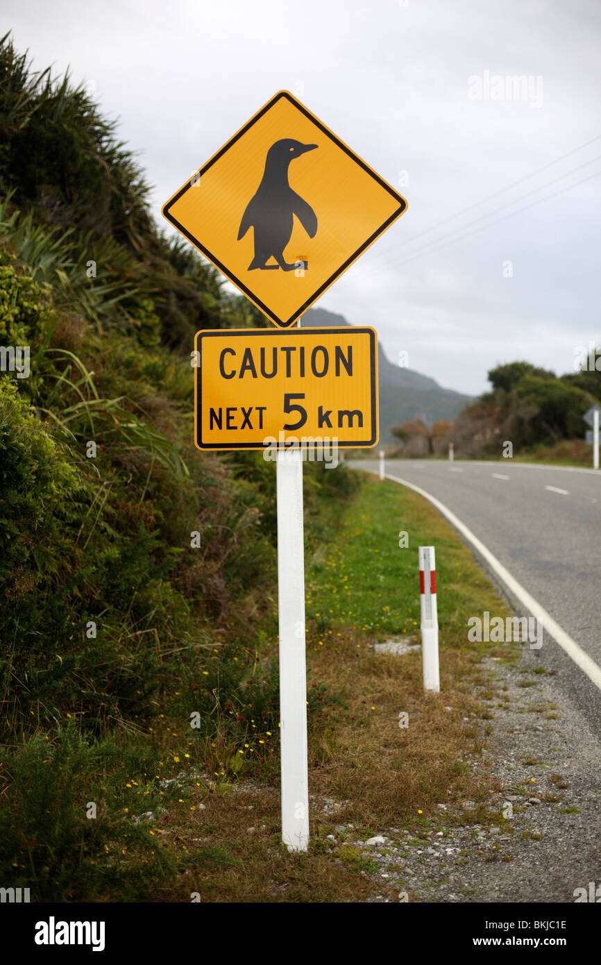 Penguin warning sign new zealand hi-res stock photography and images ...