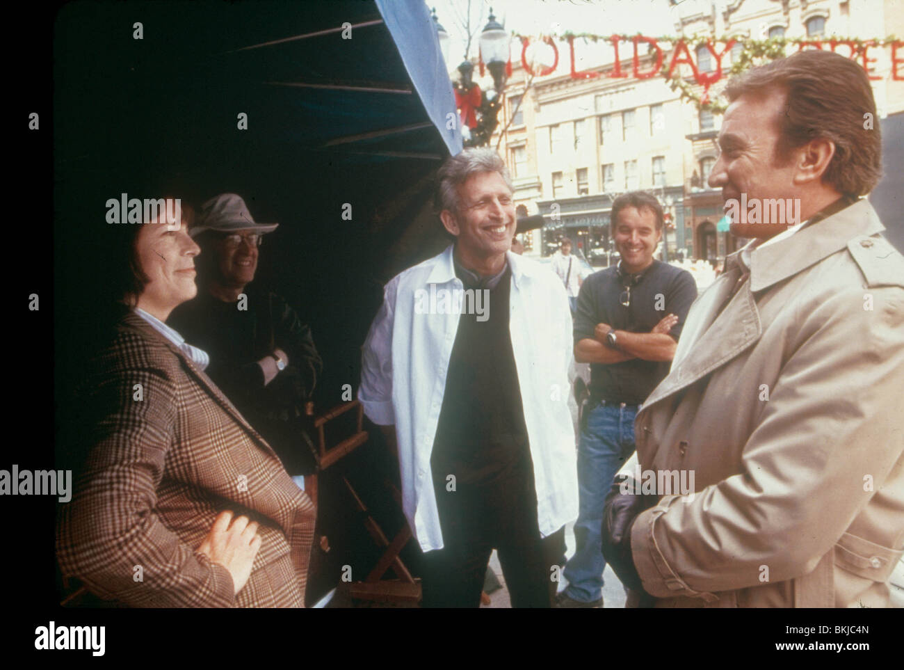 JOE ROTH (DIR) O/S 'CHRISTMAS WITH THE KRANKS' (2004) WITH JAMIE LEE ...