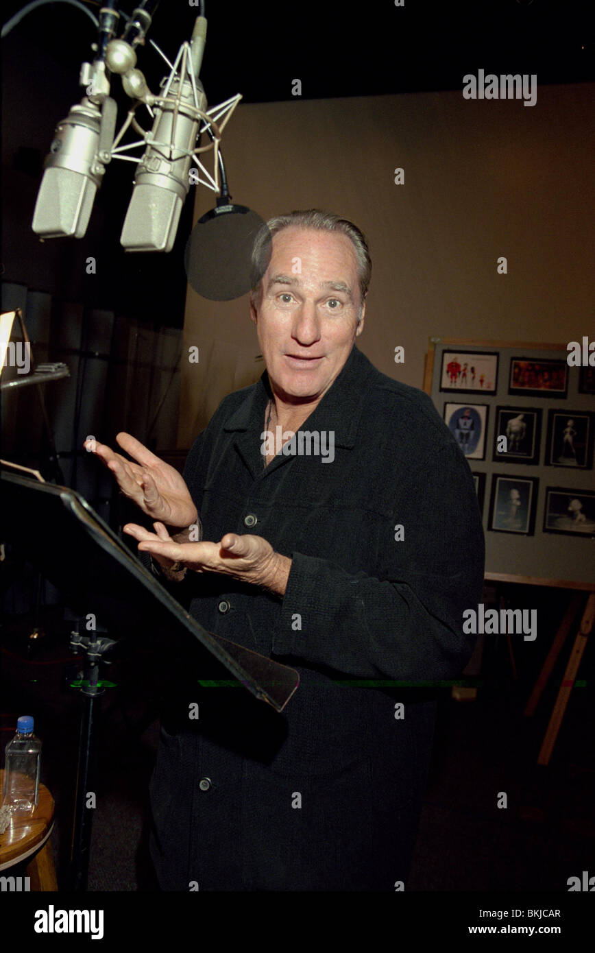 FILMING THE INCREDIBLES (2004) CRAIG T NELSON CREDIT DISNEY INCE 001 ...