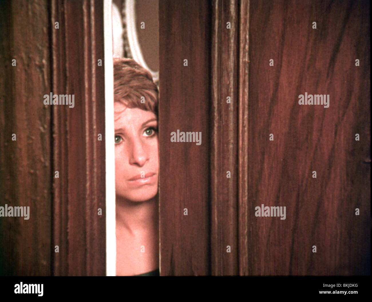 FOR PETES SAKE (1974) BARBRA STREISAND FPSK 002 Stock Photo - Alamy
