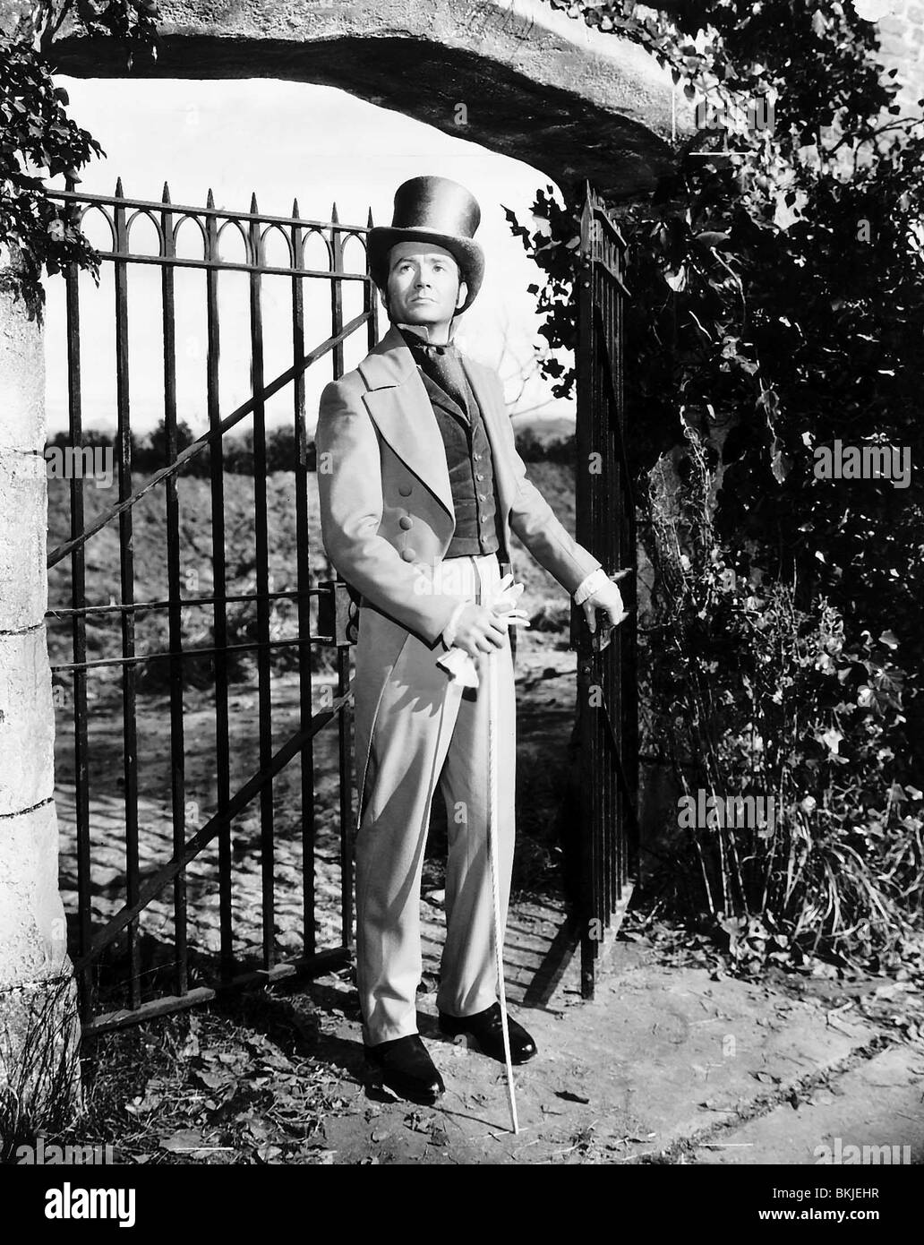 GREAT EXPECTATIONS (1946) JOHN MILLS GEX 001-03 Stock Photo - Alamy