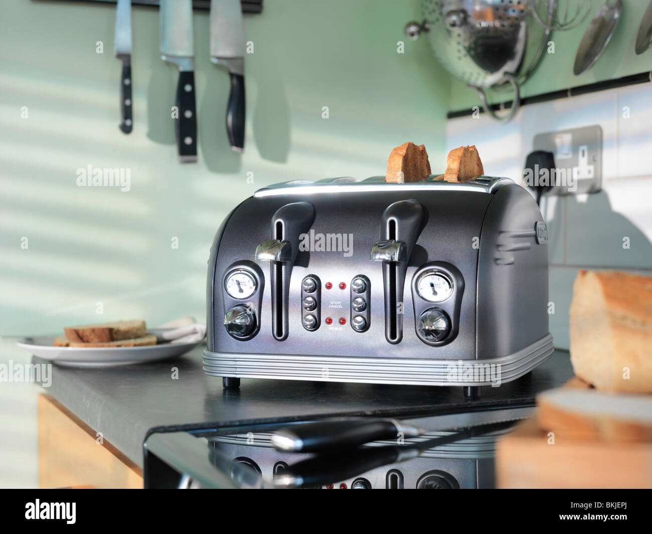 Toaster toast hi-res stock photography and images - Alamy