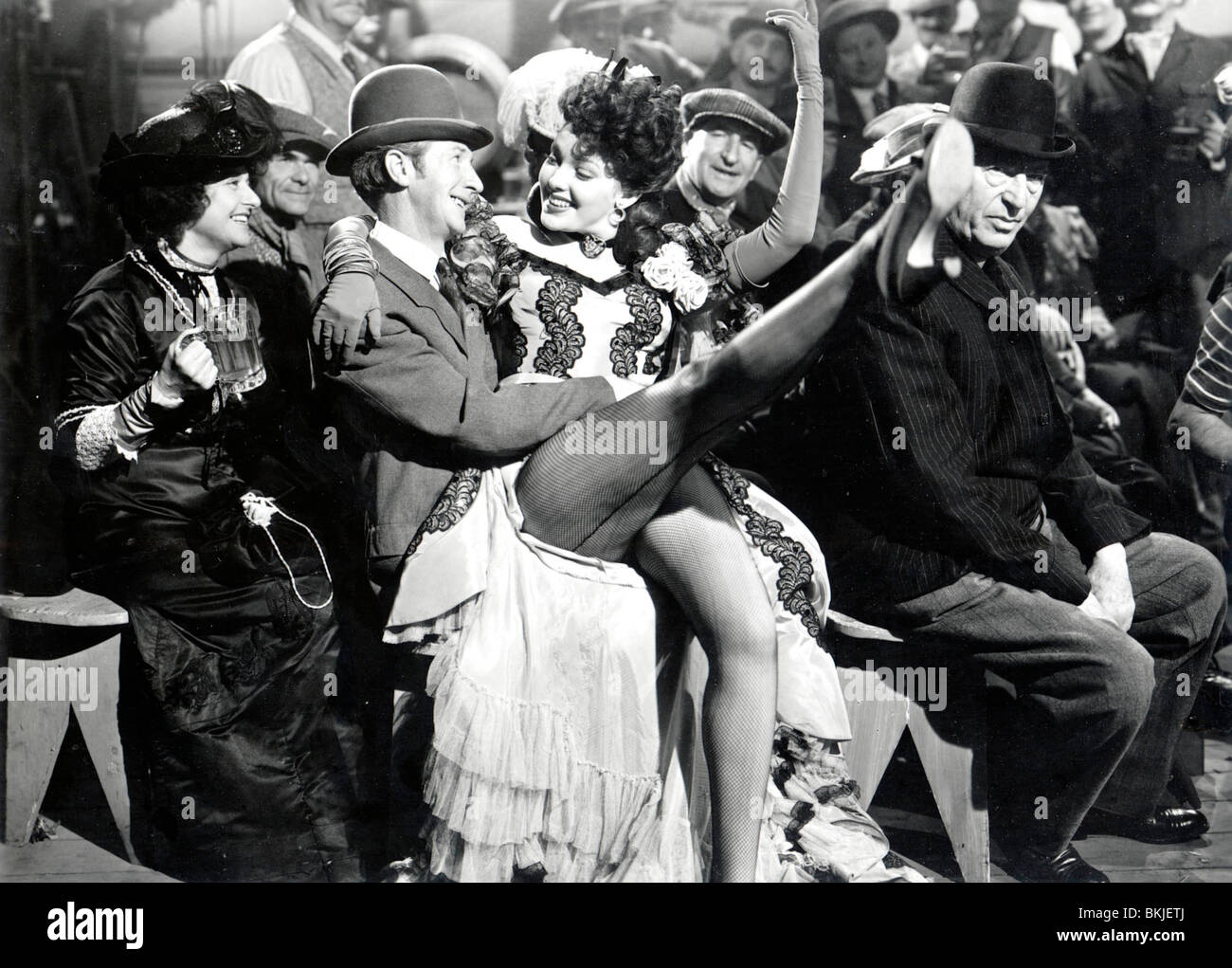 HANGOVER SQUARE (1945) LINDA DARNELL, JOHN BRAHM (DIR) HGSQ 001 P Stock ...