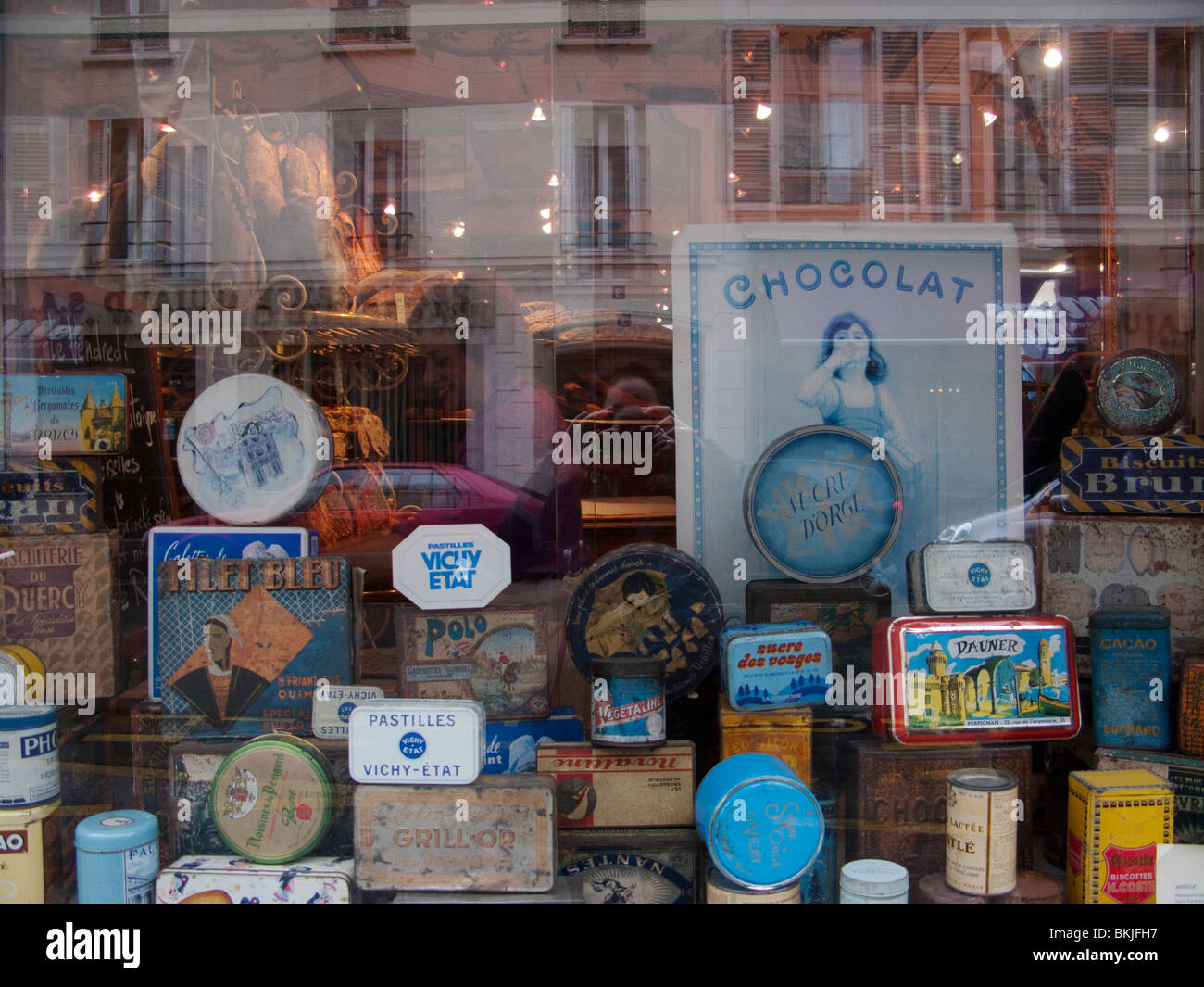 The shop window of a boulangerie in Paris, France, Europe Stock Photo ...